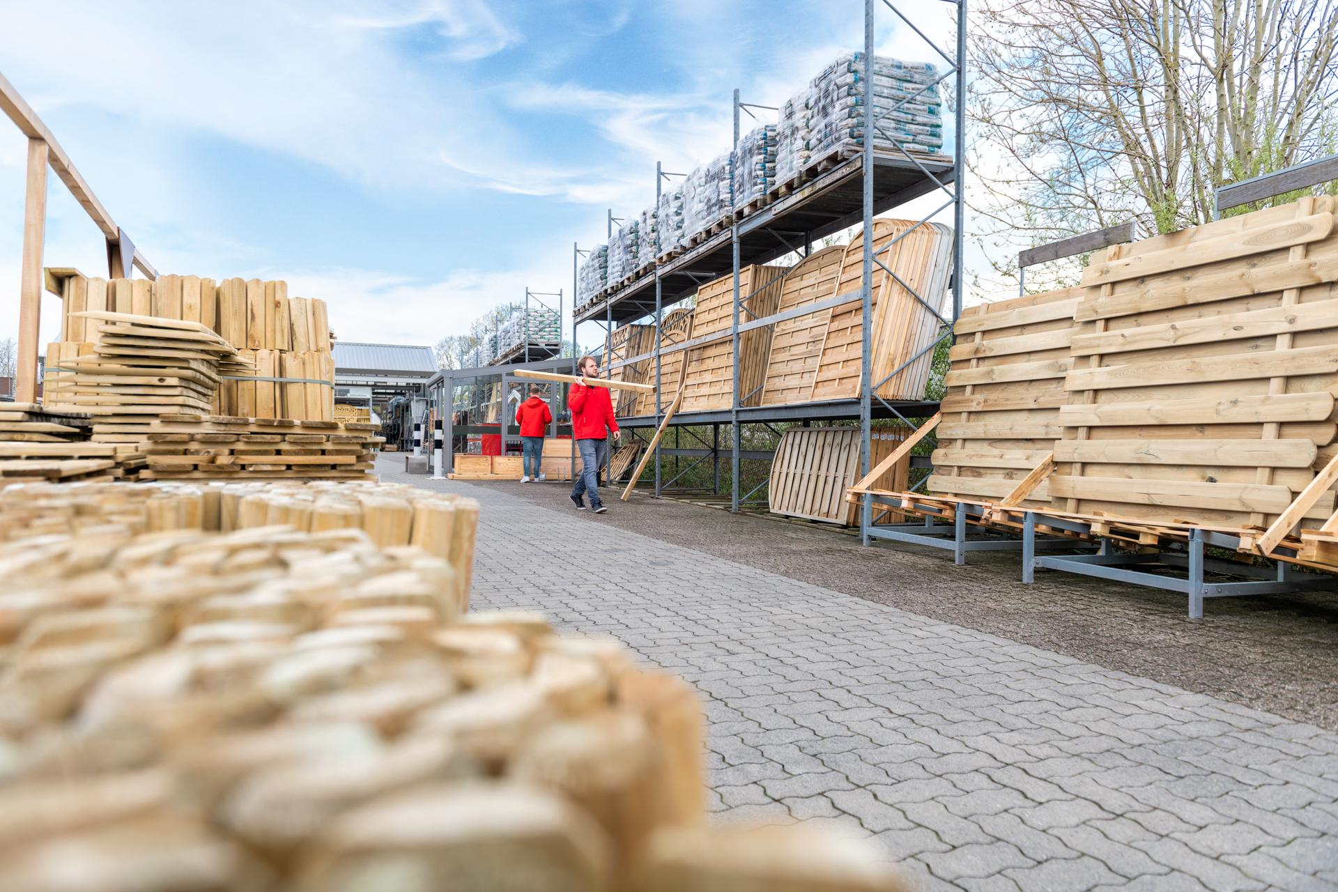 Abteilung Holz im Garten - Schoelermann